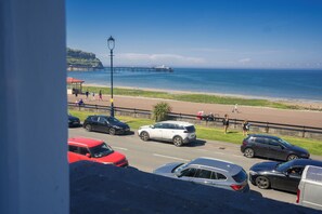 Quarto Twin Deluxe, 2 camas individuais, vista para o mar | Vista para a praia ou o mar