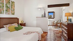 Quarto Duplo Superior, terraço, junto ao pátio | Roupa de alta qualidade, edredões de penas 