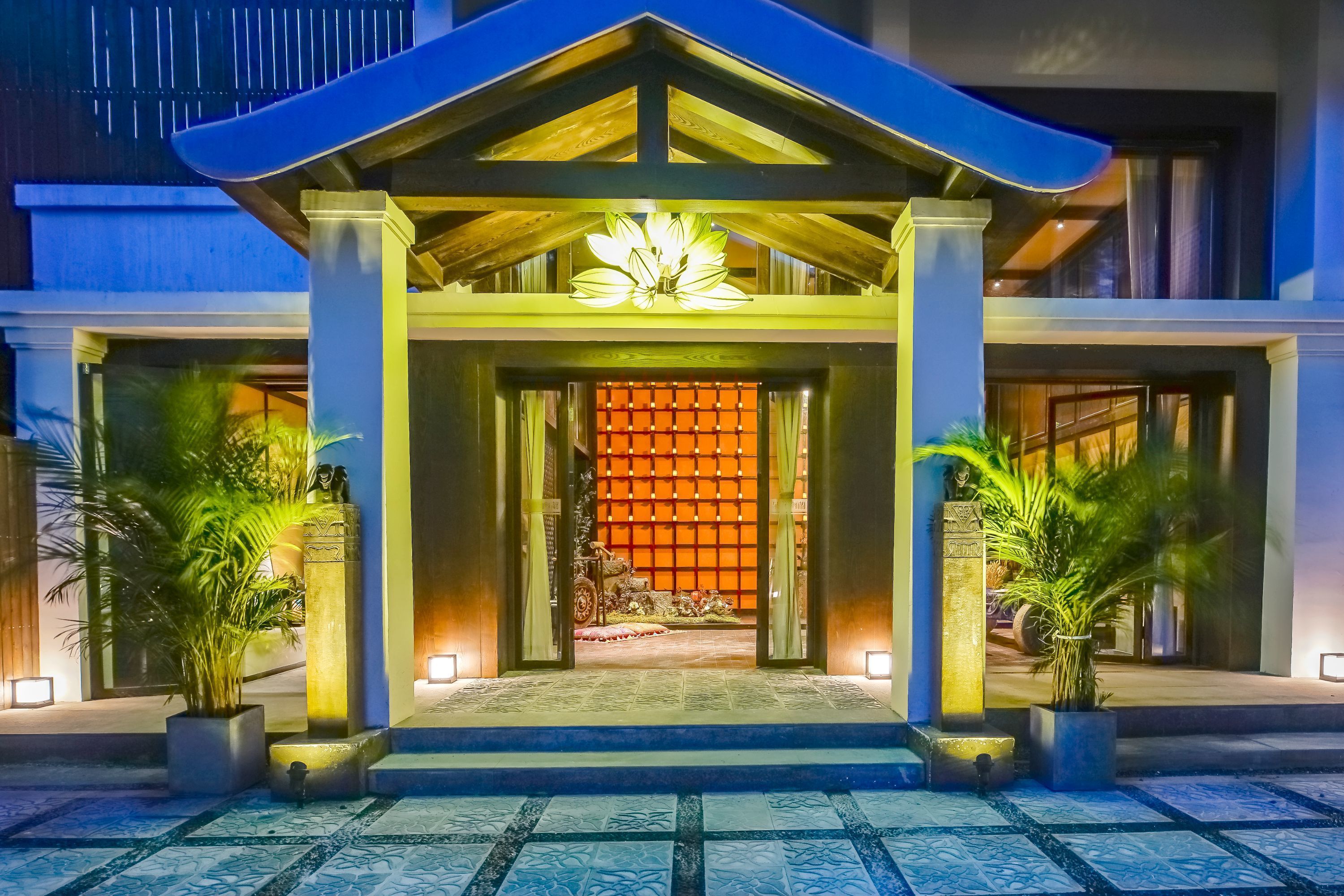 Fachada do alojamento (tarde/noite)