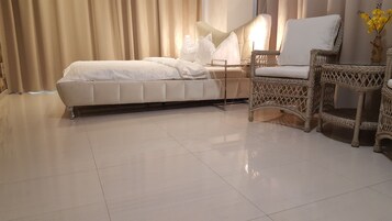 Estúdio Deluxe, 1 quarto, vista para a praia, junto à praia | 1 quarto, cofre no quarto, Wi-fi grátis, roupa de cama fornecida 