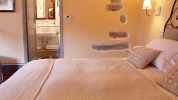 Quarto casal ou duplo, vista para a colina | Roupas de cama premium, edredons de pluma, frigobar, cofres nos quartos