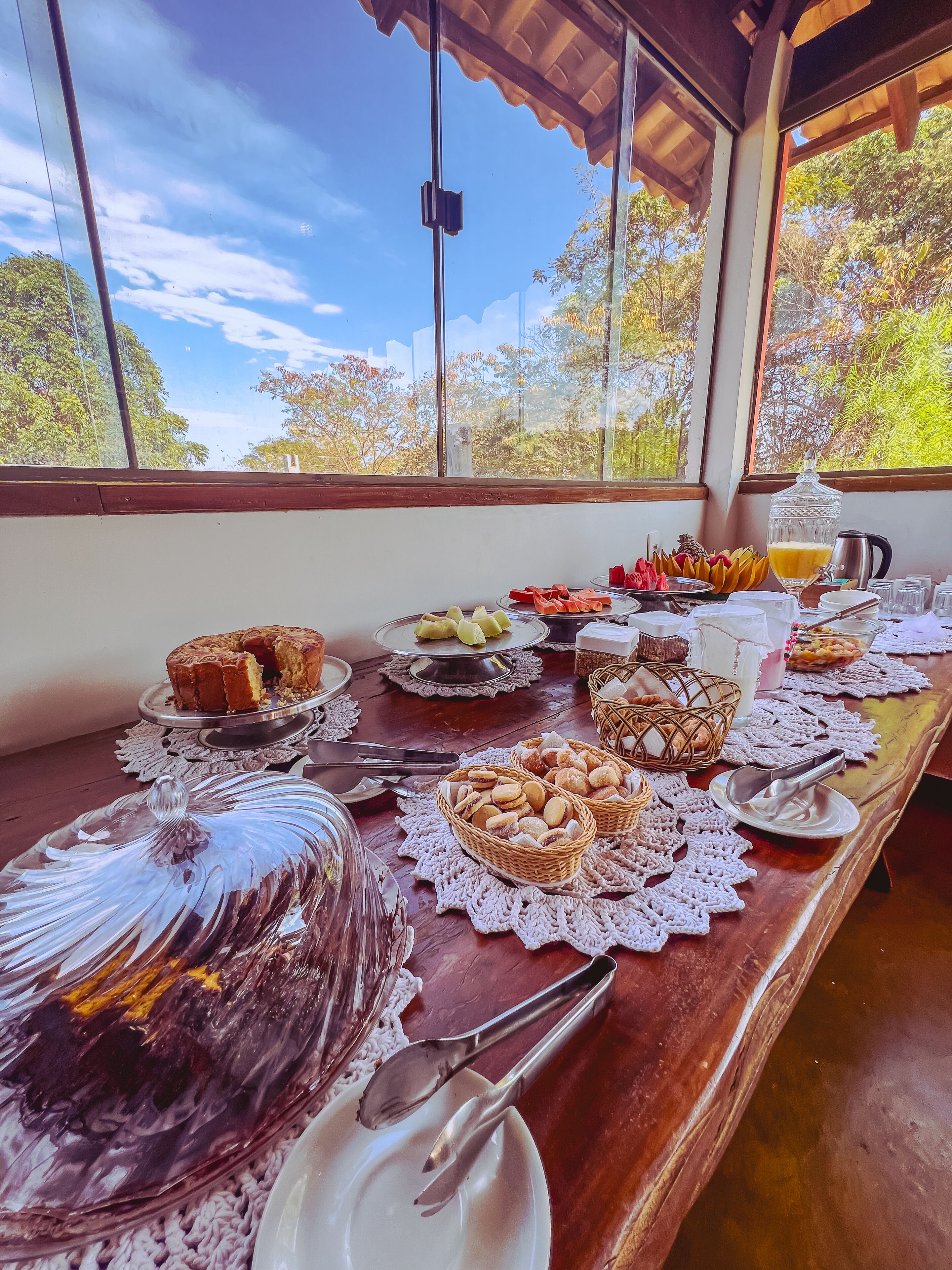 Café da manhã com buffet grátis todos os dias