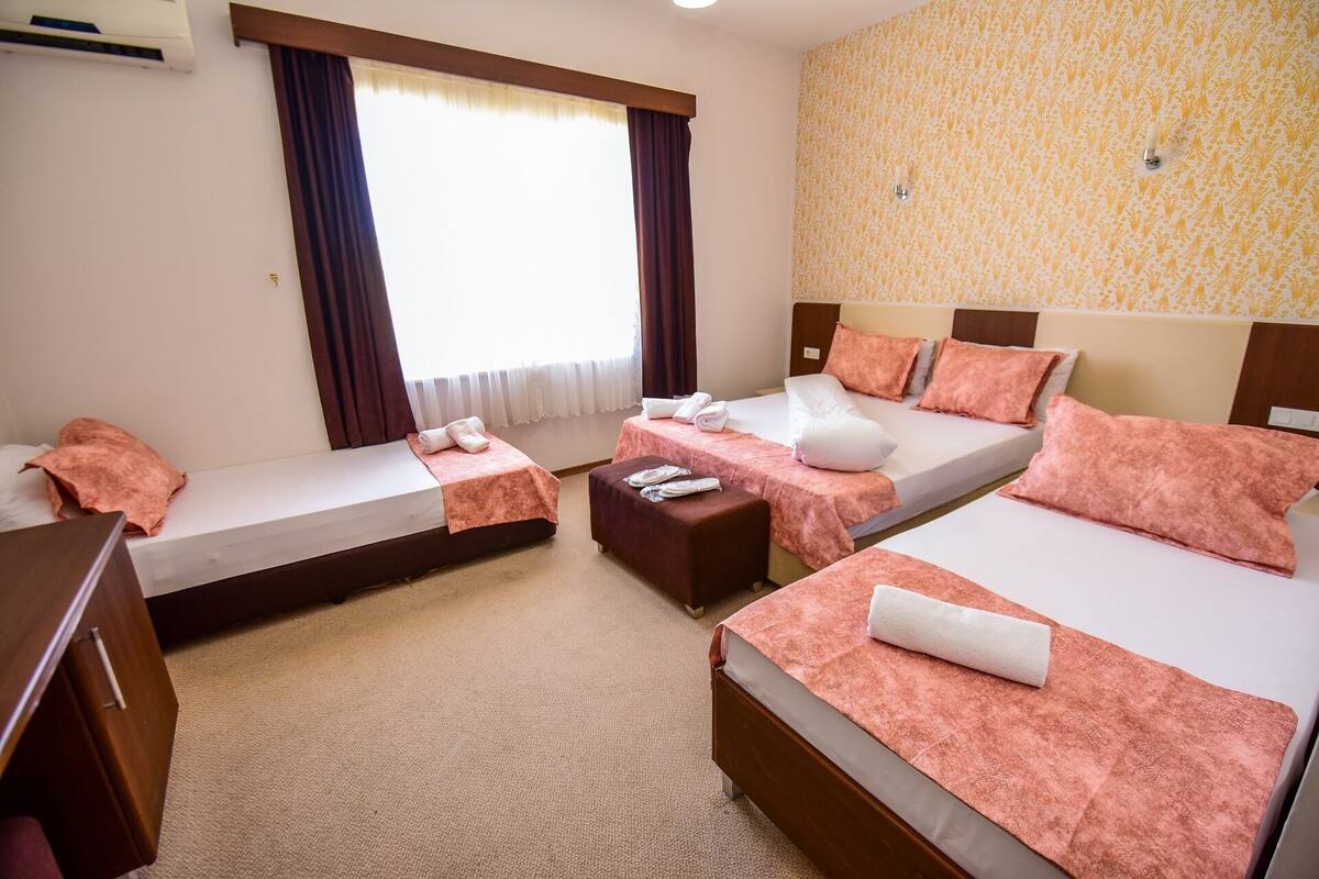 Roupas de cama premium, frigobar, escrivaninha, Wi-Fi de cortesia