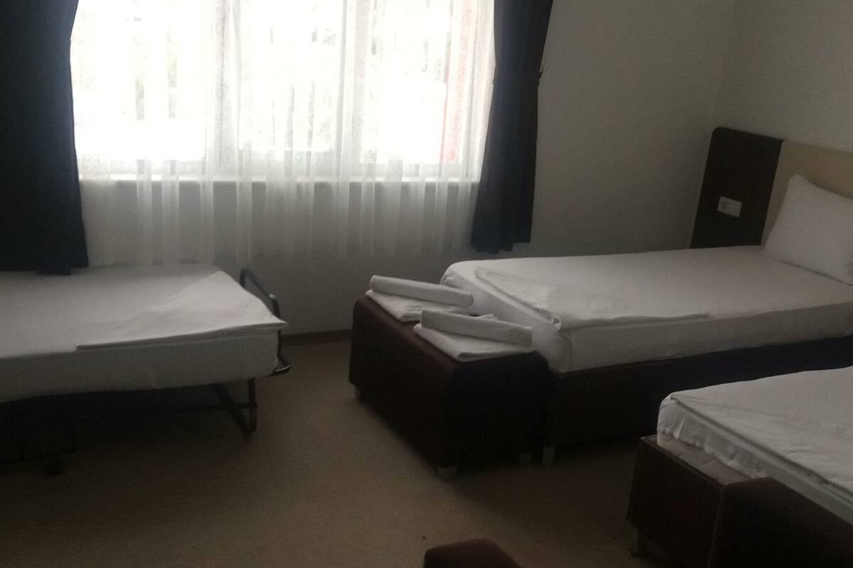 Roupas de cama premium, frigobar, escrivaninha, Wi-Fi de cortesia