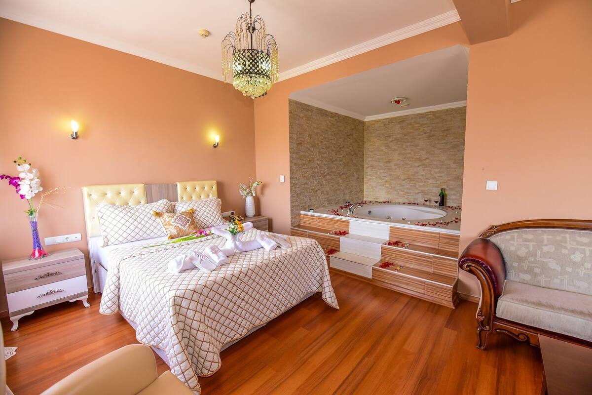 Suíte | Roupas de cama premium, frigobar, escrivaninha, Wi-Fi de cortesia