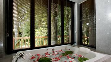 Villa Rainforest | Banheira de hidromassagem