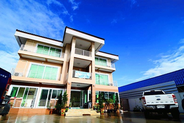 Laksasuk House - Mae Sot