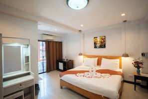 Quarto superior | Frigobar, cofres nos quartos, quartos à prova de som