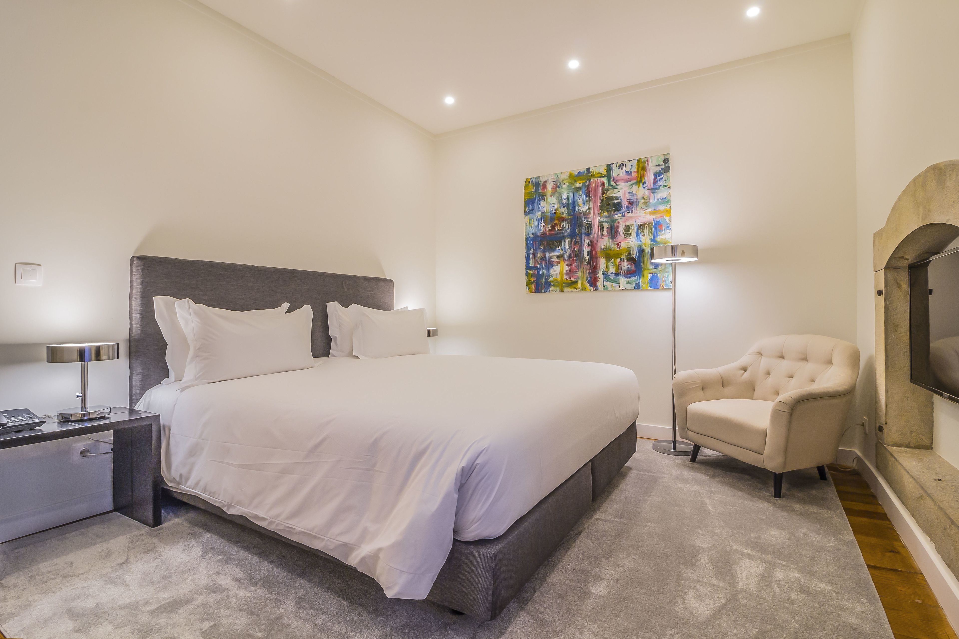 Quarto casal luxo, suíte | Roupas de cama premium, cofres nos quartos, escrivaninha