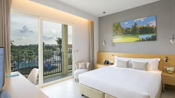 1 quarto, frigobar, cofres nos quartos, escrivaninha
