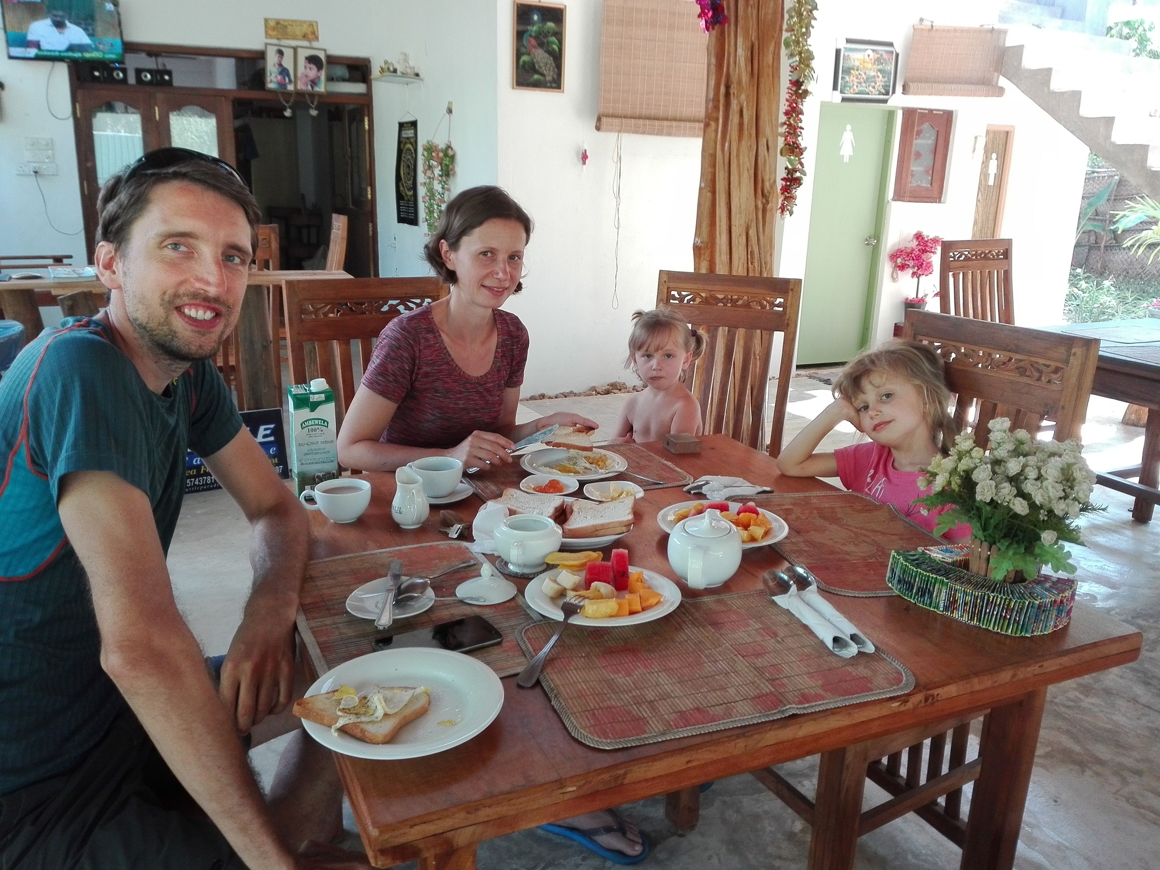 Quarto Twin Familiar, 1 quarto, varanda, vista parcial para o mar | 1 quarto, lençóis de algodão egípcio, roupa de alta qualidade, minibar 