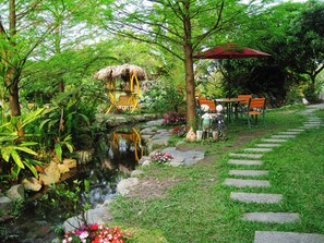 Secretária, secretária adequada para computadores portáteis