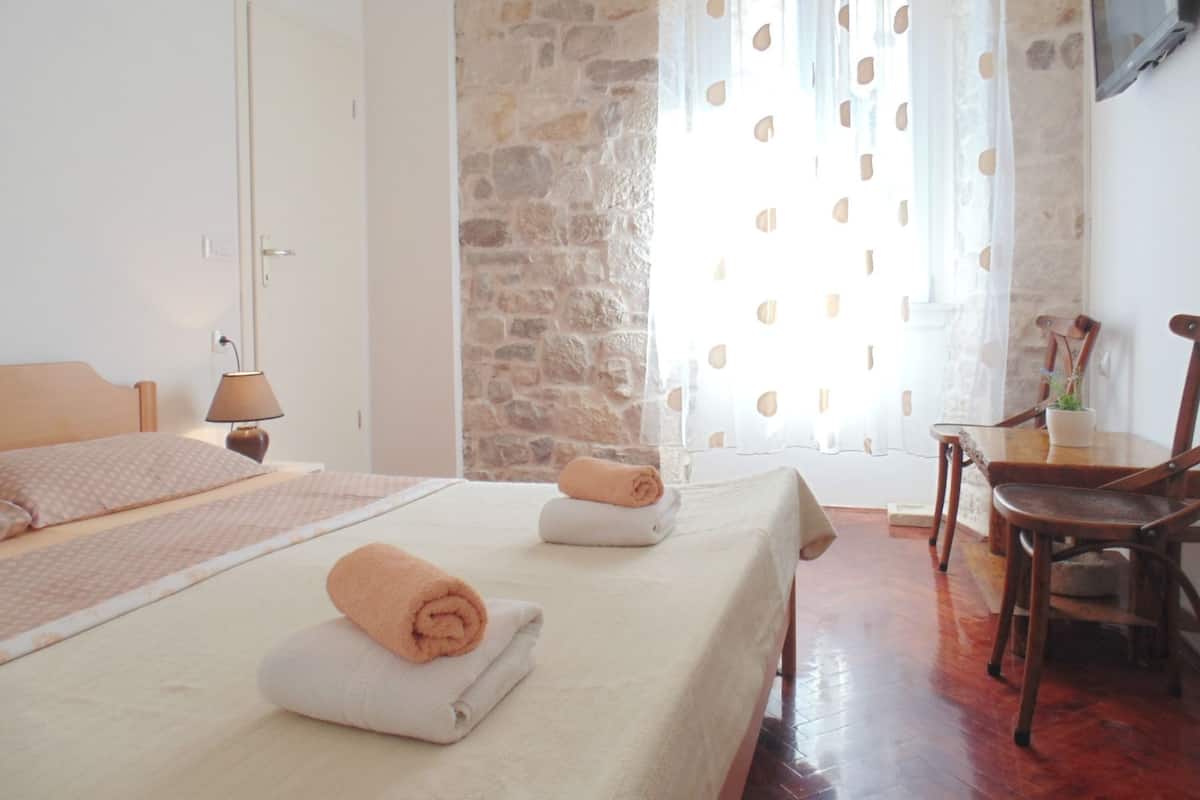 Quarto Duplo, vista para o jardim | Secretária, quartos insonorizados, Wi-fi grátis