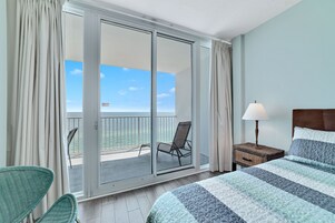 Condo família, 3 quartos, sacada, vista para o oceano | 3 quartos, individualmente decorados, individualmente mobiliados