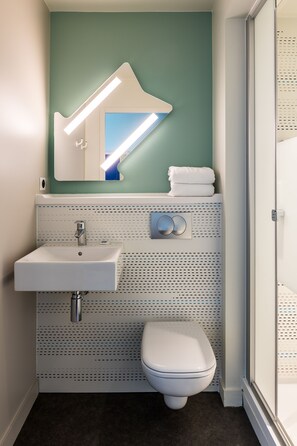 Quarto Twin | Lavatório na casa de banho