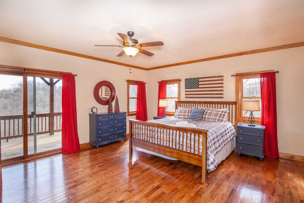 Elegant Log Cabin With Views - Blowing Rock, NC