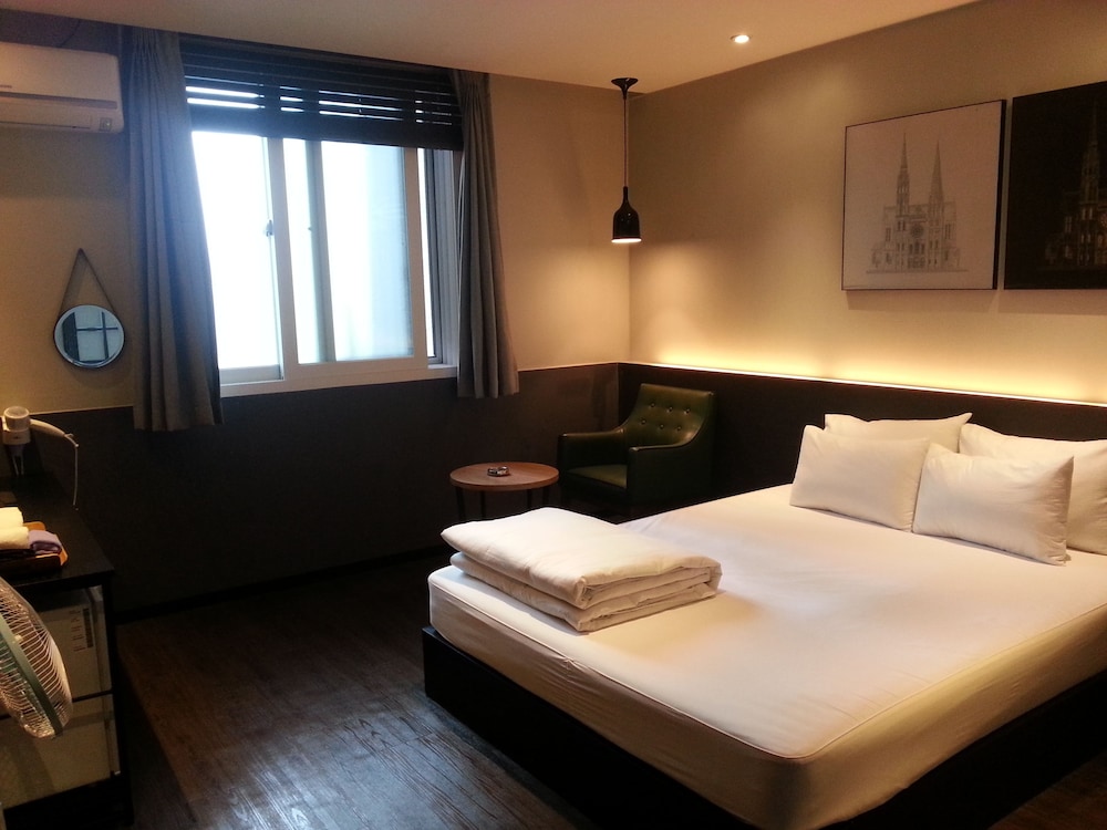 Hi Design Hotel - Gimhae