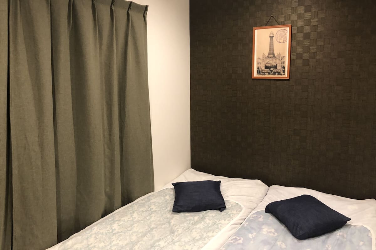Quarto casal ou duplo superior, banheiro privativo (Western Style, 20sqm) | Escrivaninha, quartos à prova de som, Wi-Fi de cortesia, roupa de cama