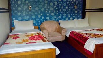 Quarto Standard | Casa de banho | Um polibã, toalhas fornecidas