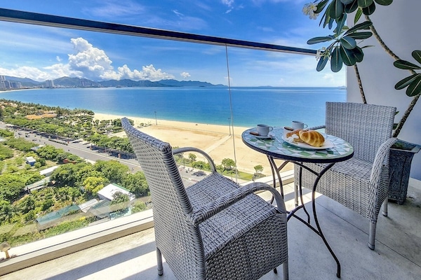 Quarto casal ou duplo premier, sacada, vista para o mar | 1 quarto, frigobar, cofres nos quartos, cortinas blackout