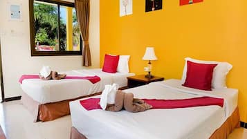 Superior Room with Air Condition | Secretária, cortinas/cortinados opacos, camas desdobráveis