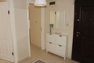 Apartamento, 2 quartos | 1 quarto, lençóis de algodão egípcio, roupa de alta qualidade 