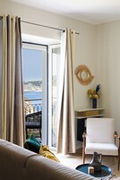 Suíte júnior | Roupas de cama premium, cofres nos quartos, individualmente decorados