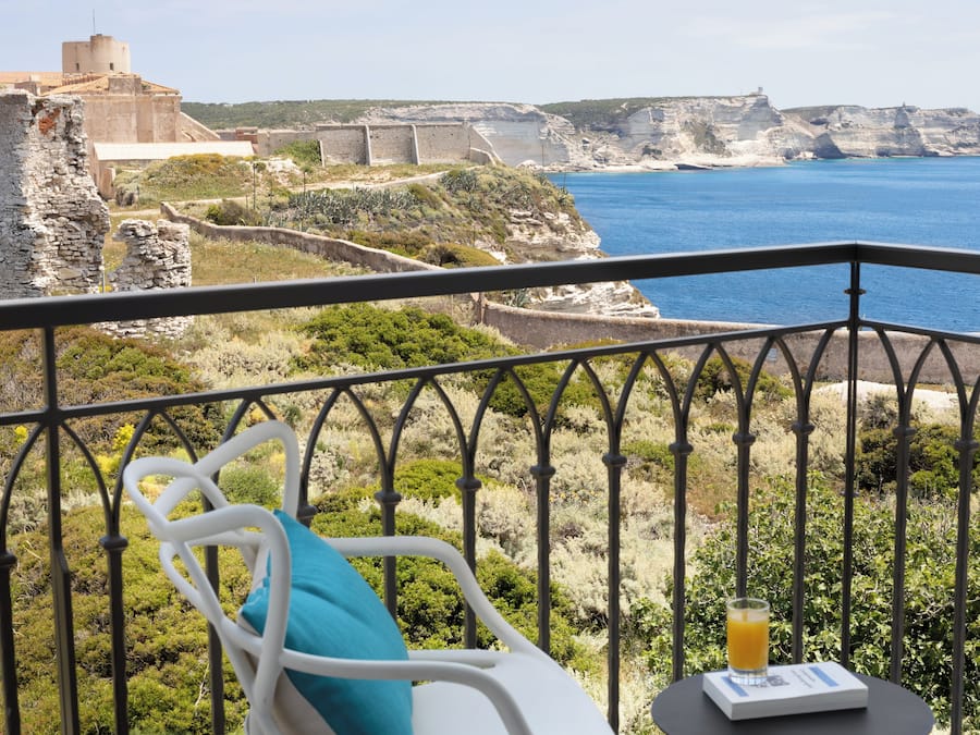 Suíte júnior | Roupas de cama premium, cofres nos quartos, individualmente decorados