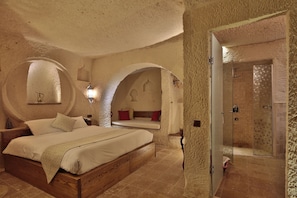 Suite Superior (Cave) | Minibar, berços/camas para crianças grátis, camas desdobráveis