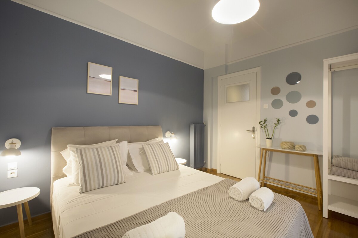 Apartamento, 1 quarto, varanda | Ferro/tábua de engomar, Wi-fi grátis, com decoração personalizada 
