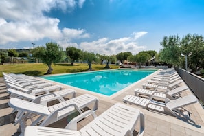 2 piscinas exteriores 