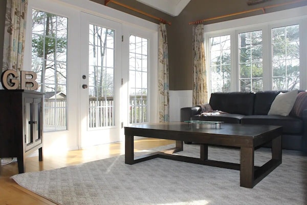 Beautiful Family Cottage In The Perfect Location! - Grand Bend