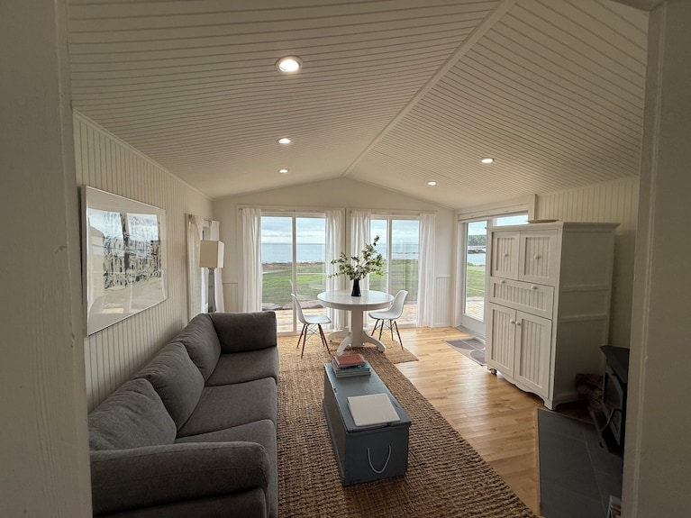 The Artists Cabin - On The Bay Of Fundy - New Brunswick