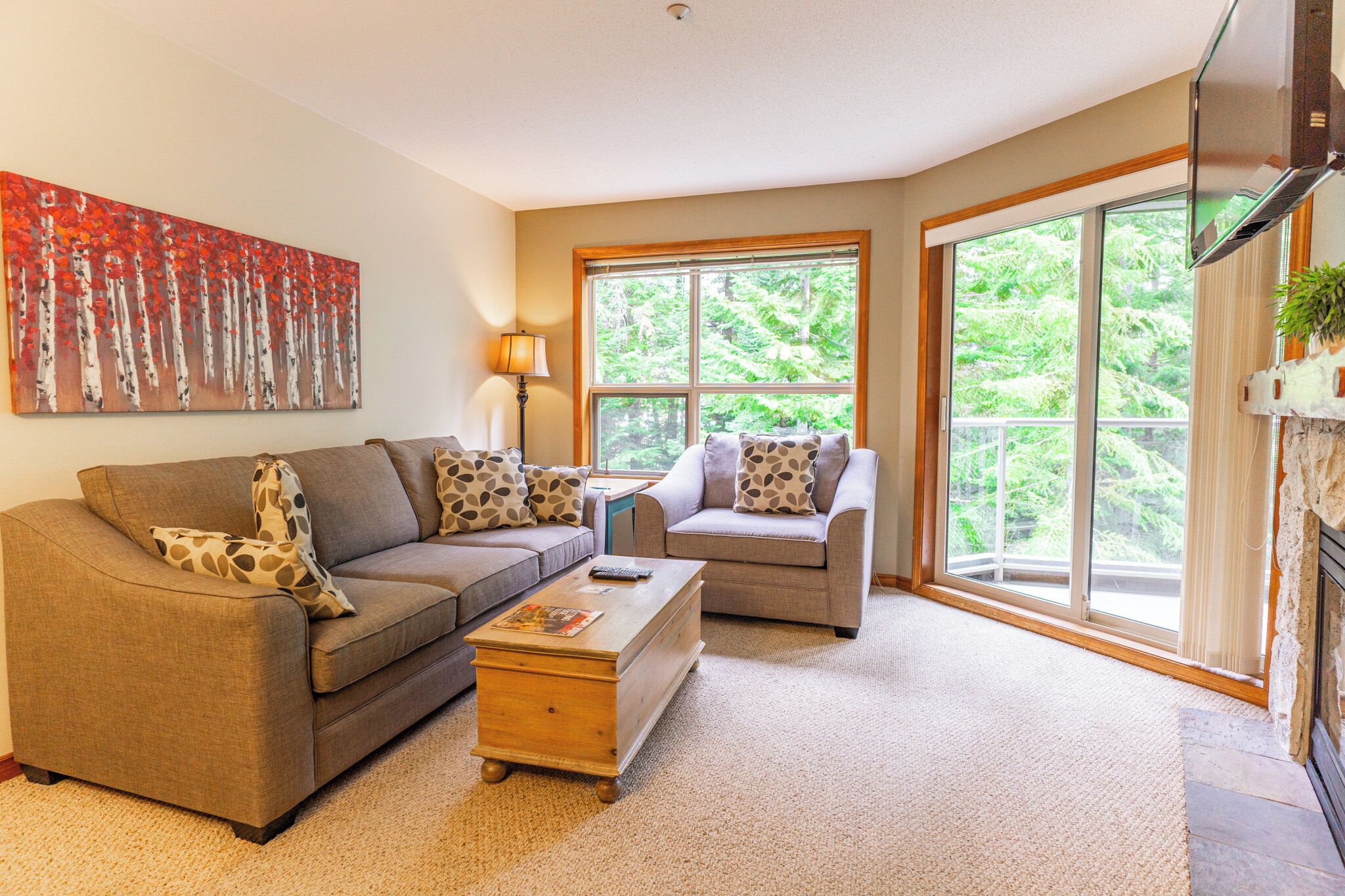 Aspens #328 Prime Ski-in Ski-out Location! Pool, Hot Tubs, Bbq, Sleeps 4 - Whistler