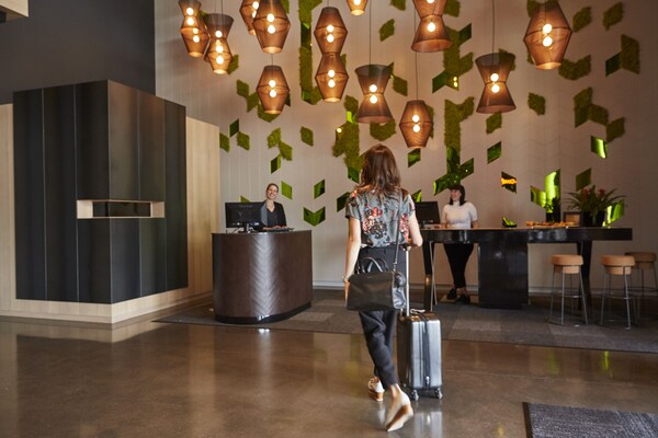 Escad Hotel Quartier Dix30 - Longueuil