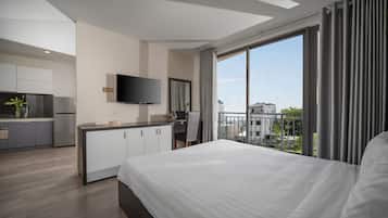 Apartamento, 1 quarto | Frigobar, cofres nos quartos, escrivaninha, quartos à prova de som