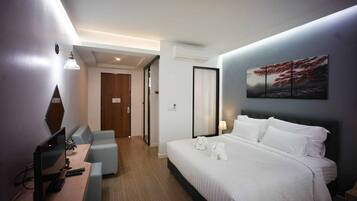 Quarto Duplo Superior, 1 quarto | Minibar, cofre no quarto, com decoração personalizada