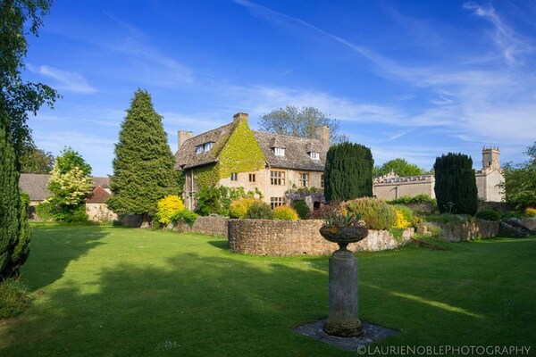 Charney Manor - Cotswolds