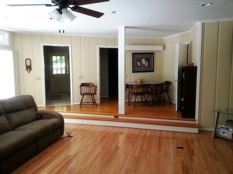 Lake House Near Clemson Private Boat Dock Wifi 65" Tv Grill Kayaks Deep Water - clemson university, Clemson