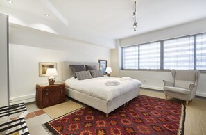 Apartamento Deluxe, 3 quartos, Vista para a cidade | 3 quartos, lençóis de algodão egípcio, roupa de alta qualidade 