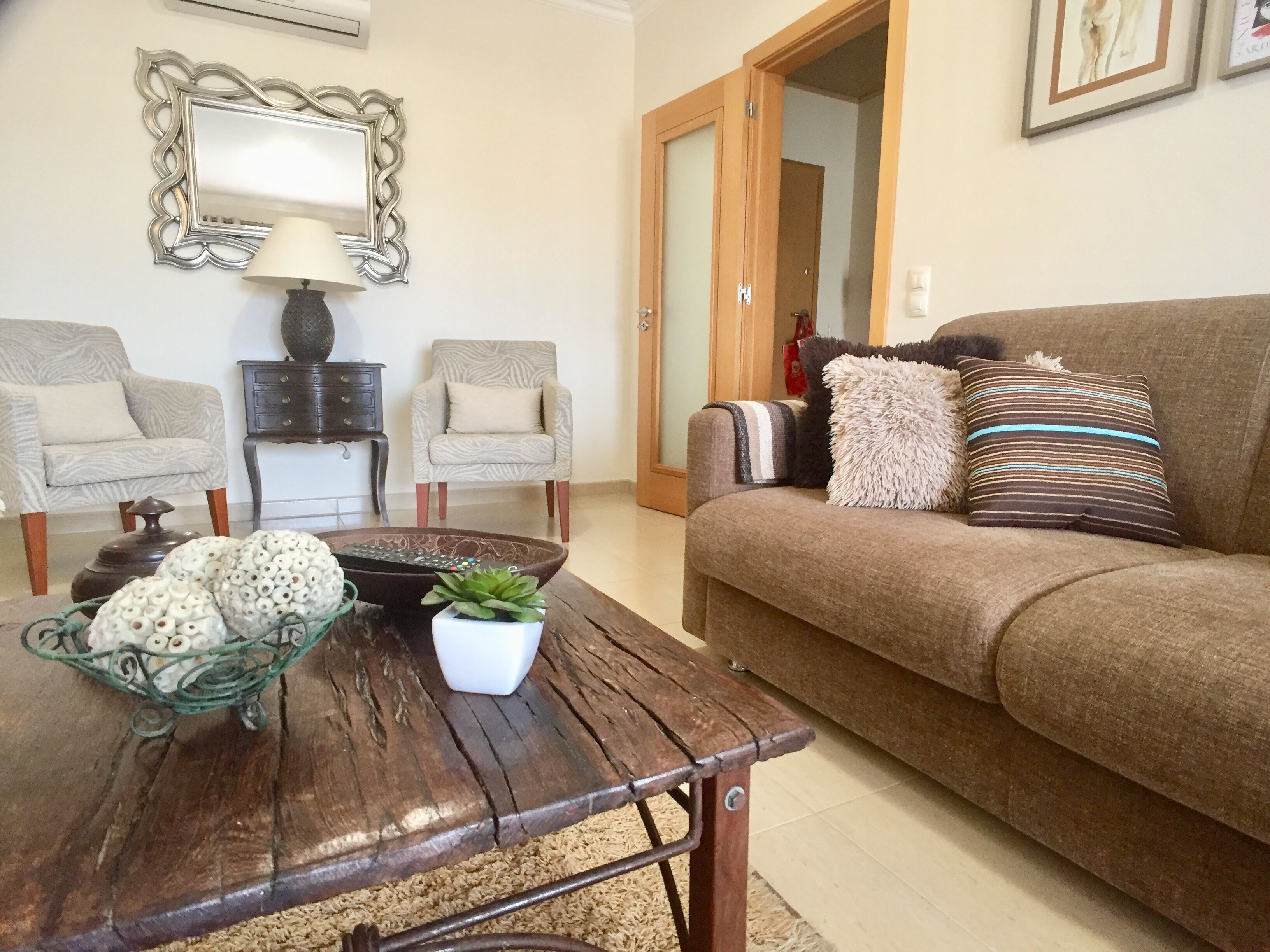 Superb Location! By Marina, Beach & Town Centre - 파루