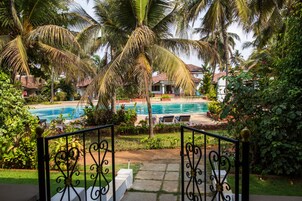 Villa Familiar, 2 quartos, não fumadores, vista para a piscina | Vista da varanda