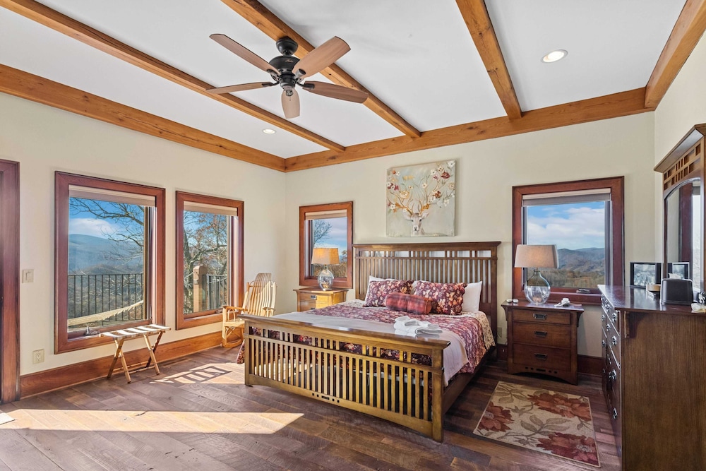 Premier Mountain Lodge Near Top Attractions - Blowing Rock, NC