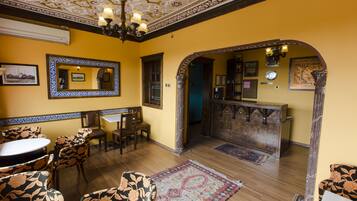 Área de estar no saguão