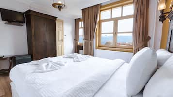 Quarto casal superior, 1 cama de casal, suíte, vista para o mar | 1 quarto, roupas de cama de algodão egípcio, roupas de cama premium