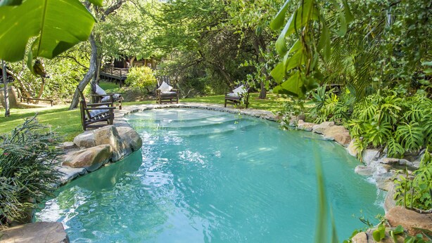 Piscina exterior, uma piscina natural