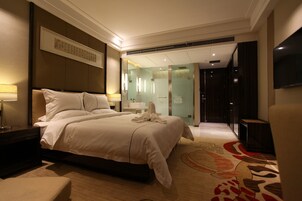 Suite | Secretária, cortinas/cortinados opacos, Wi-fi grátis 