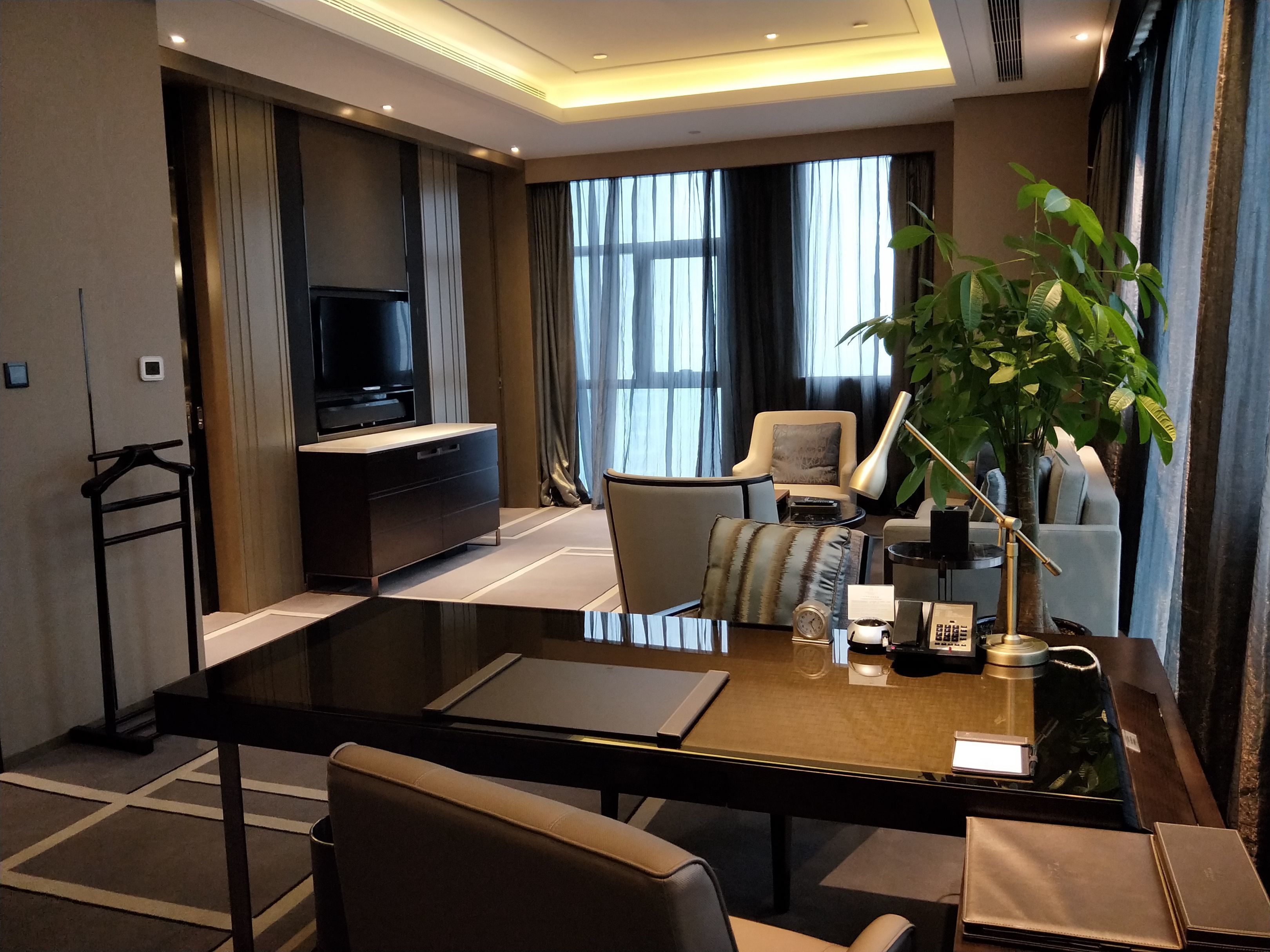 Suite Deluxe | Sala | Televisor LCD 