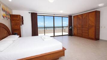 Penthouse, 2 quartos (Apenas Transferência Bancária) | Cofre no quarto, quartos insonorizados, ferro/tábua de engomar