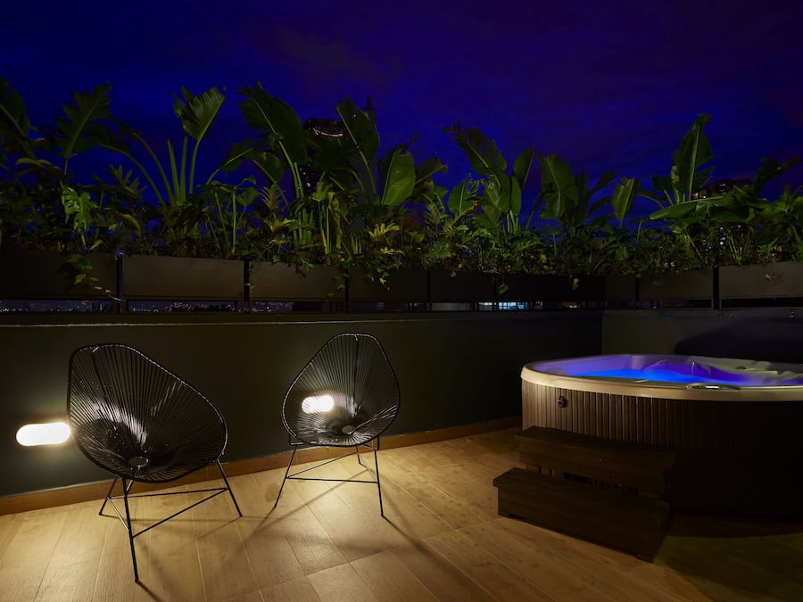 Suíte luxo, 1 cama King, banheira de hidromassagem, vista para a montanha | Banheira de hidromassagem